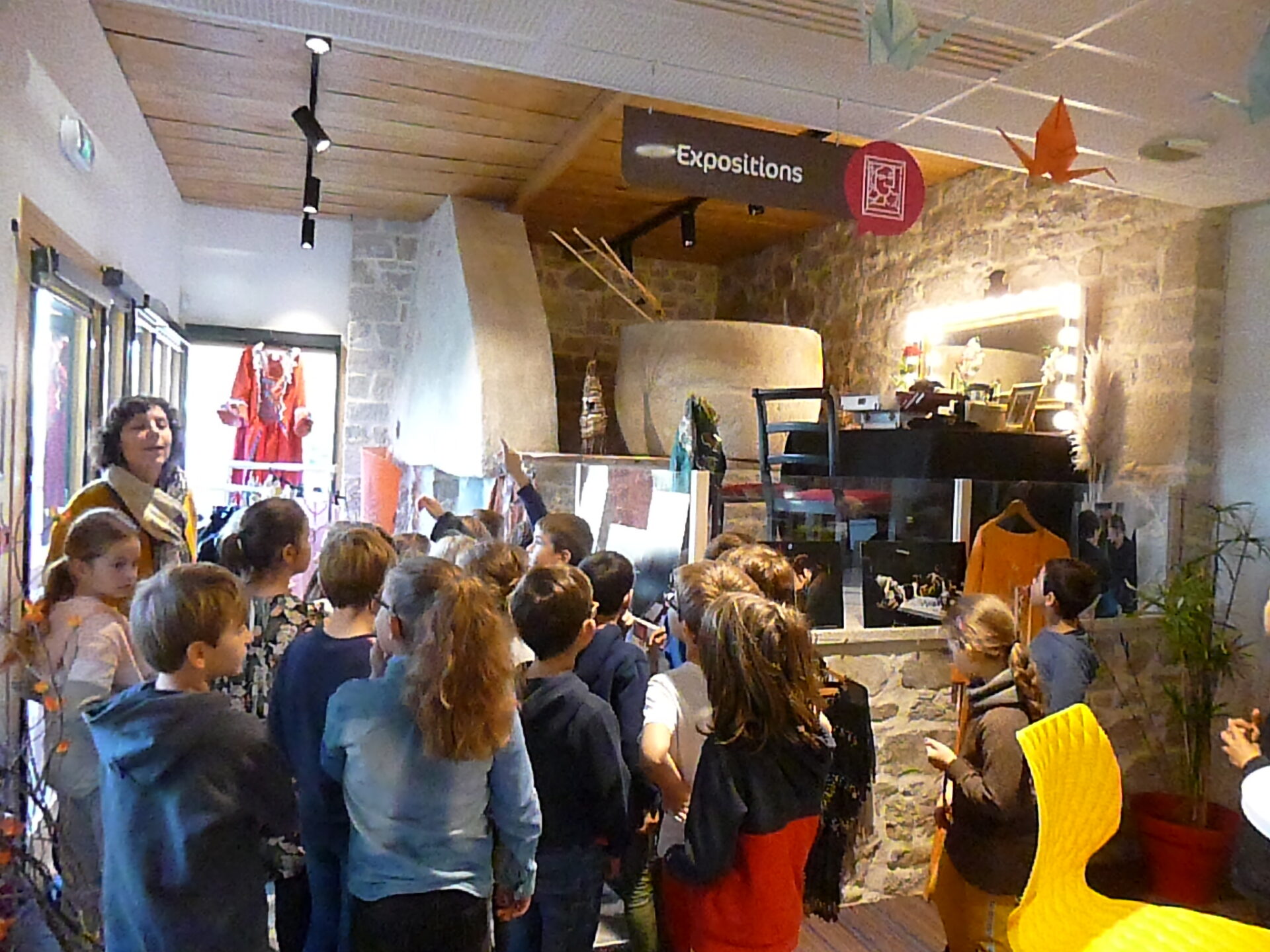 CE2: Atelier Théâtre à la Médiathèque - Ecole Saint Michel - Jeanne d ...